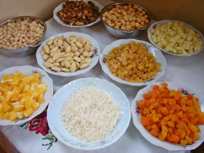 Aşure Tatlısı Nasıl Yapılır? (1/20) | Resimli Yemek Tarifleri