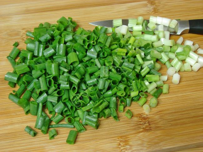 Taze Soğan Salatası Nasıl Yapılır? (3/8) | Resimli Yemek Tarifleri